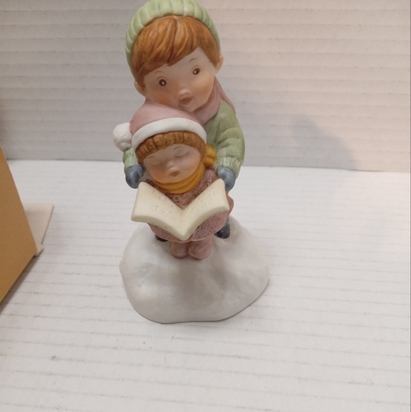 Avon | Holiday | Avon Music Box Vintage 985 Joy To The World Boy Girl ...